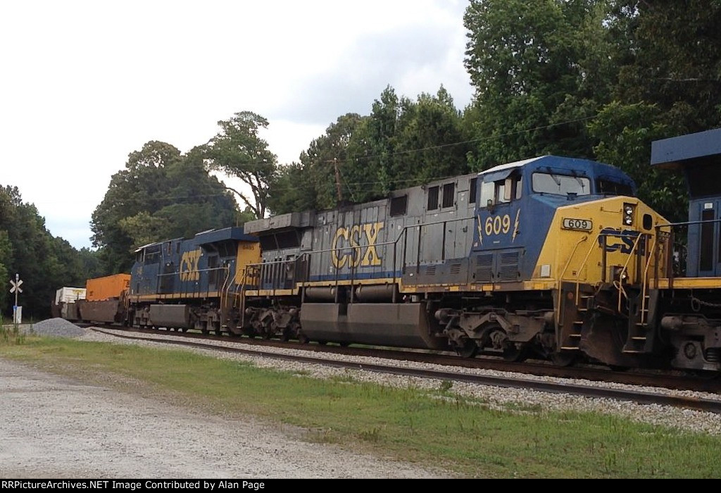 CSX ES40DC 5351, AC60CW 609, and ES40DC 5485